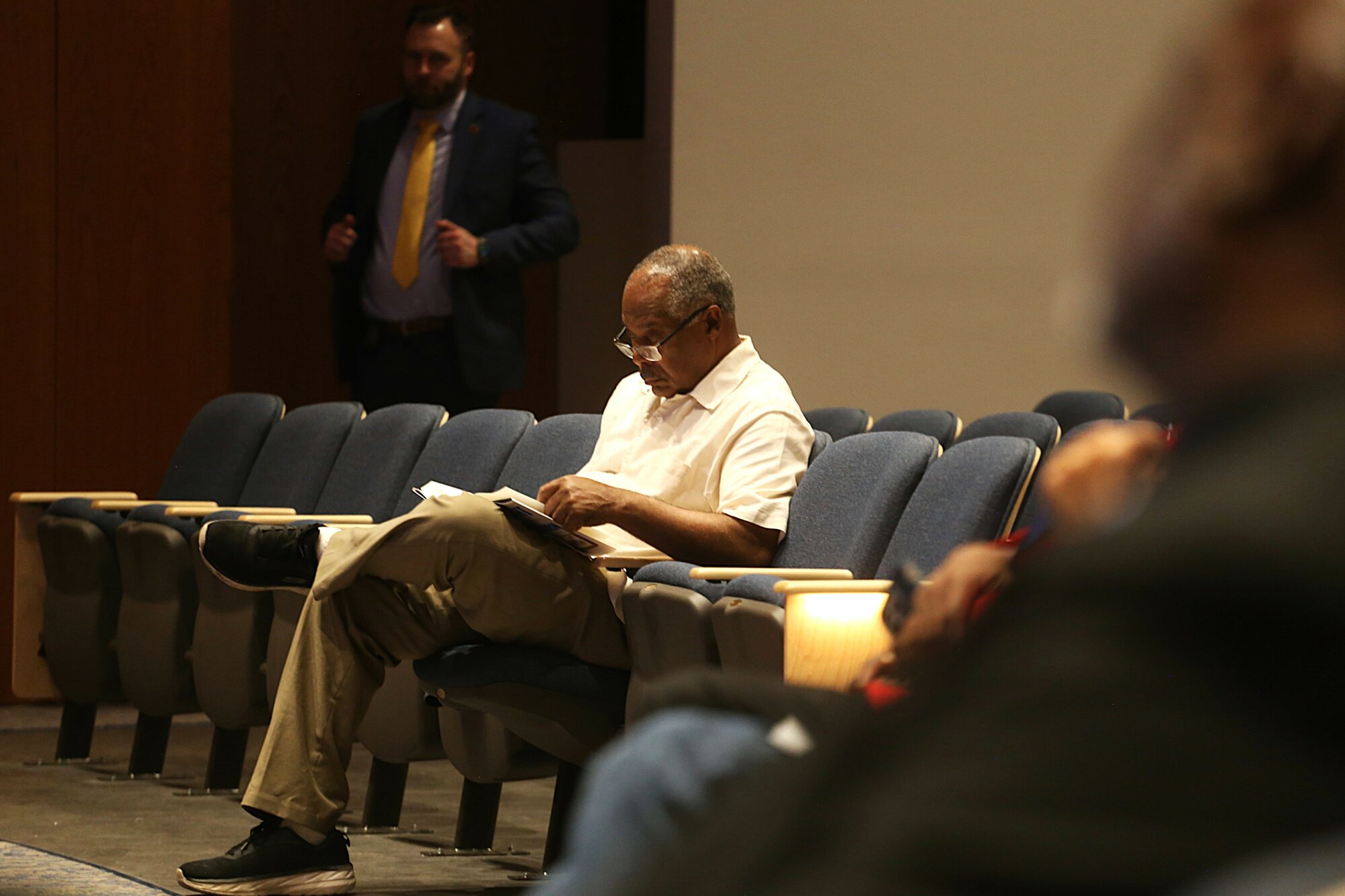 Clyburn stops in Sumter, talks 'The First Eight' - The Sumter Item